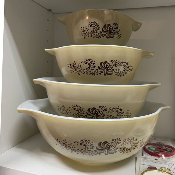 Pyrex | Kitchen | Htf Rare Pyrex Homestead 4 Nesting Mixing Bowl Set ...